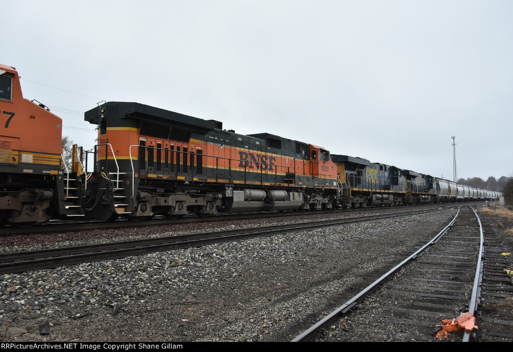 BNSF 1052